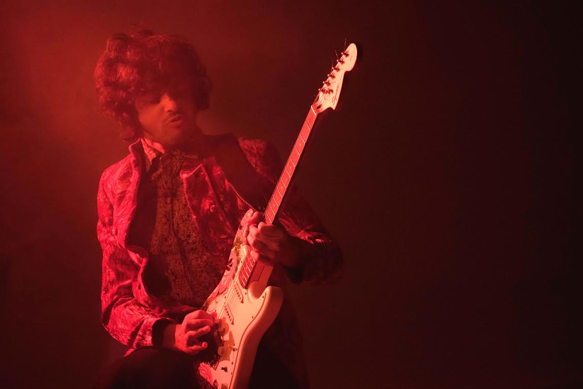 Guitar Heroes: Interview with Darren Hart. – Rearview Mirror