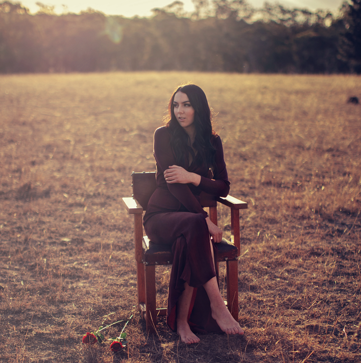 Interview with rising country/pop star Stephanie Penrose. – Rearview Mirror